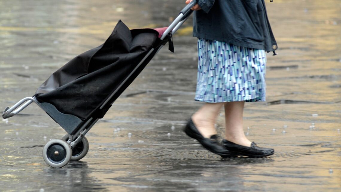 Goodbye to foot pain—this type of footwear with a special sole and ...